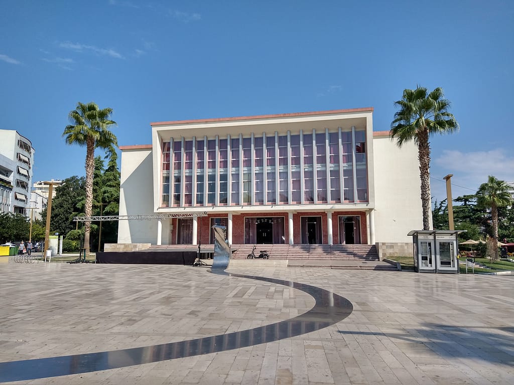 Palazzo-della-cultura-Durazzo – DiscoverDurazzo